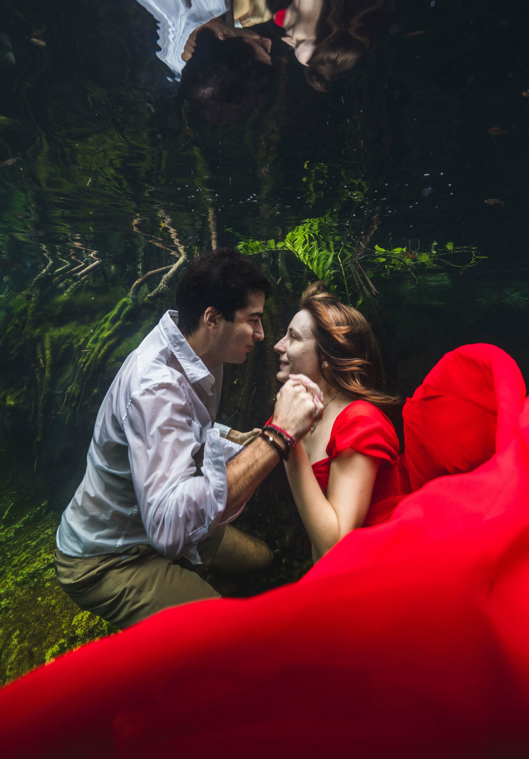 Enchanting Underwater Maternity Photography in Cenotes